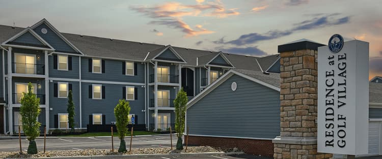 Powell Apartments | 1-2 BR | Residences at Golf Village