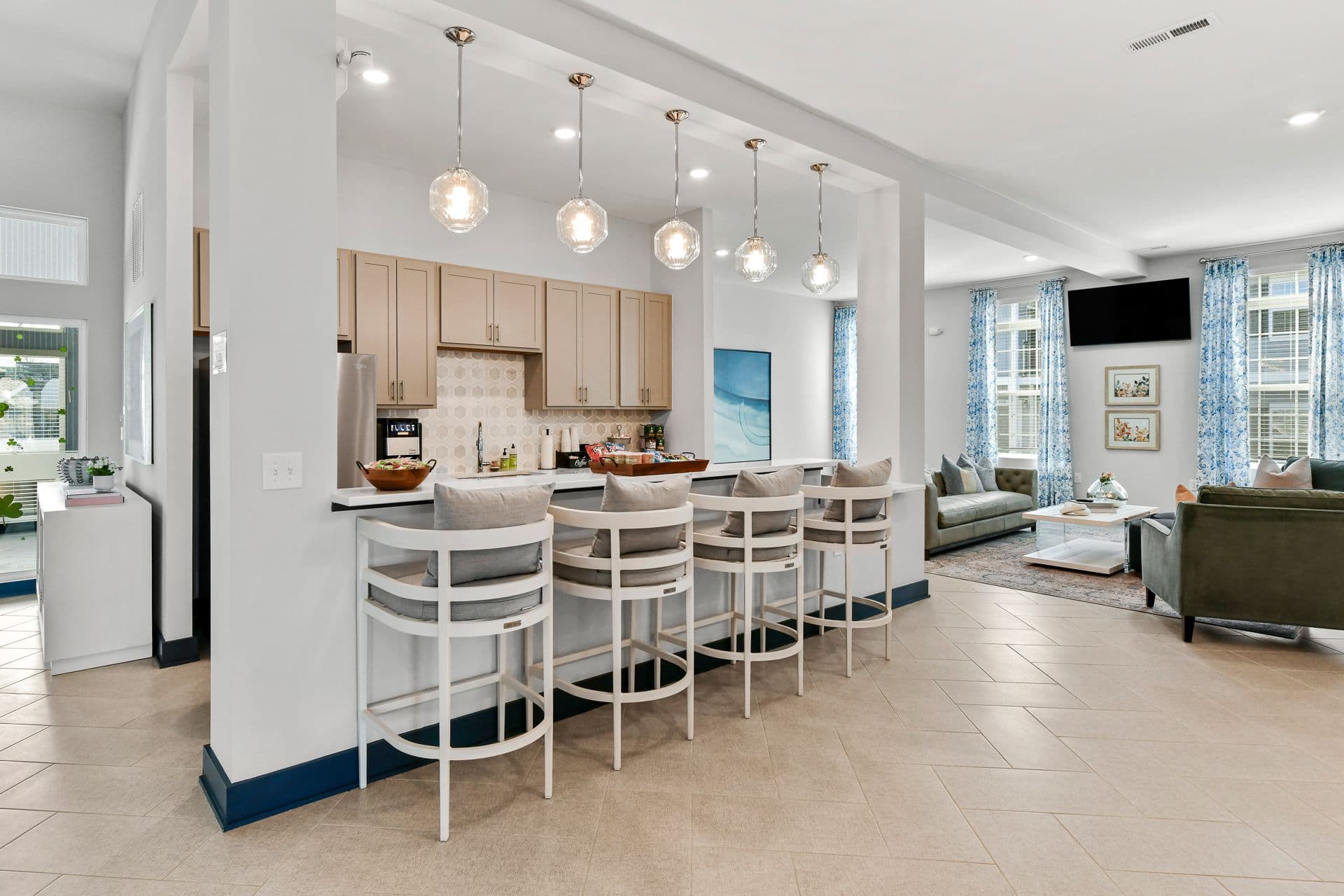 1-, 2- & 3-Bedroom Powell Ohio Apartments | Rosewood Village